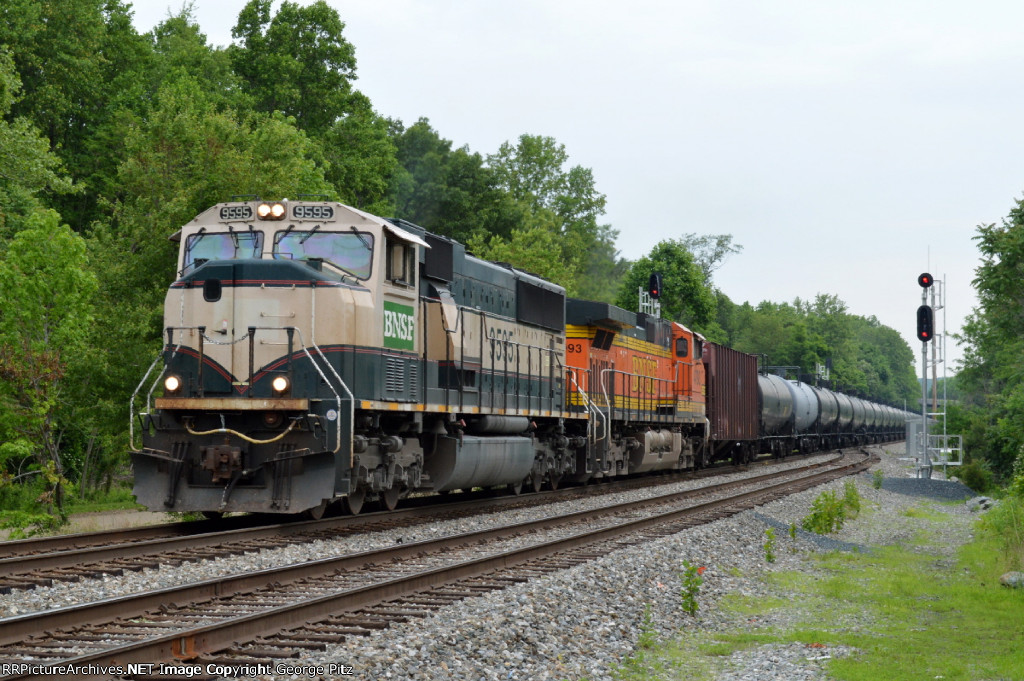 BNSF 9595 and CSX train K055